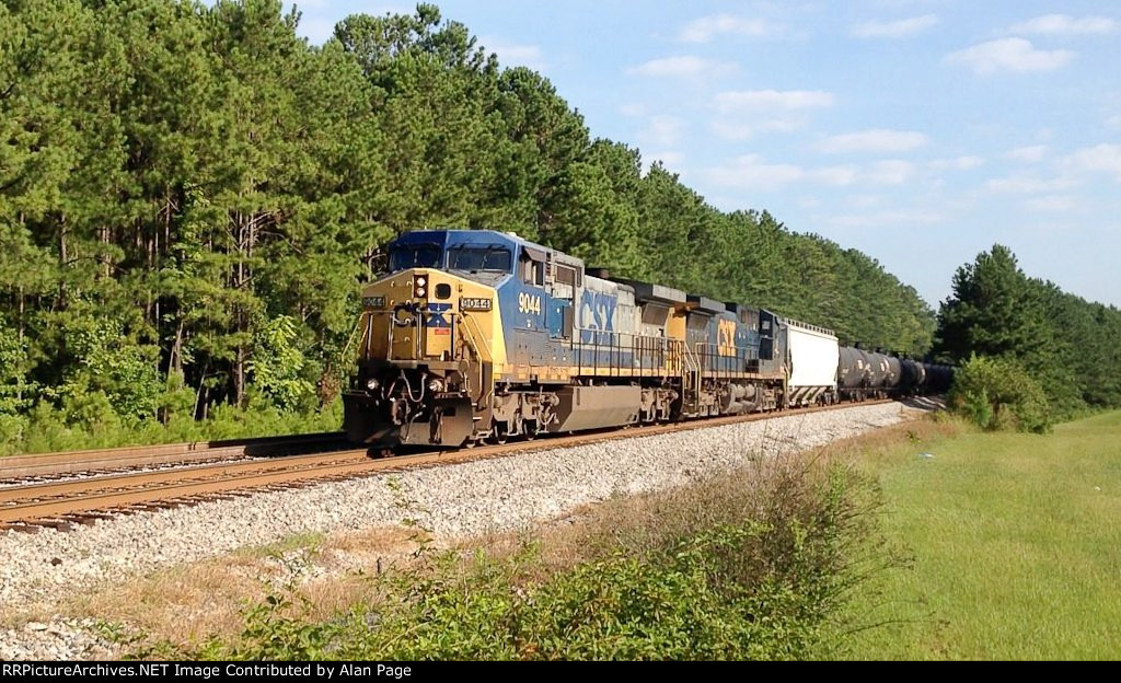 CSX C40-9W 9044 and AC44CW 91